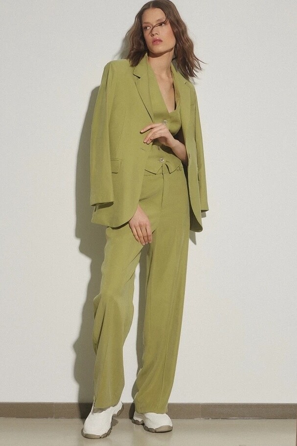 Picture of Paula Luna model