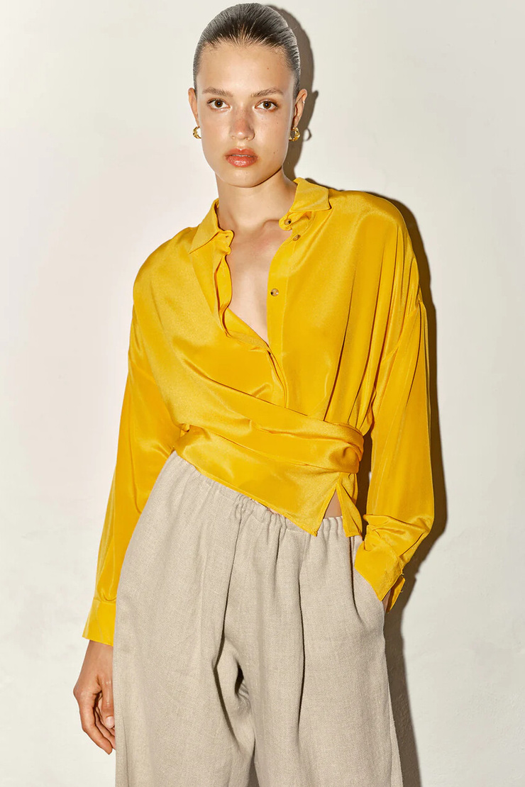 Picture of Paula Luna model