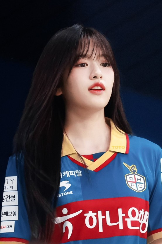 Image of Ahn Yujin