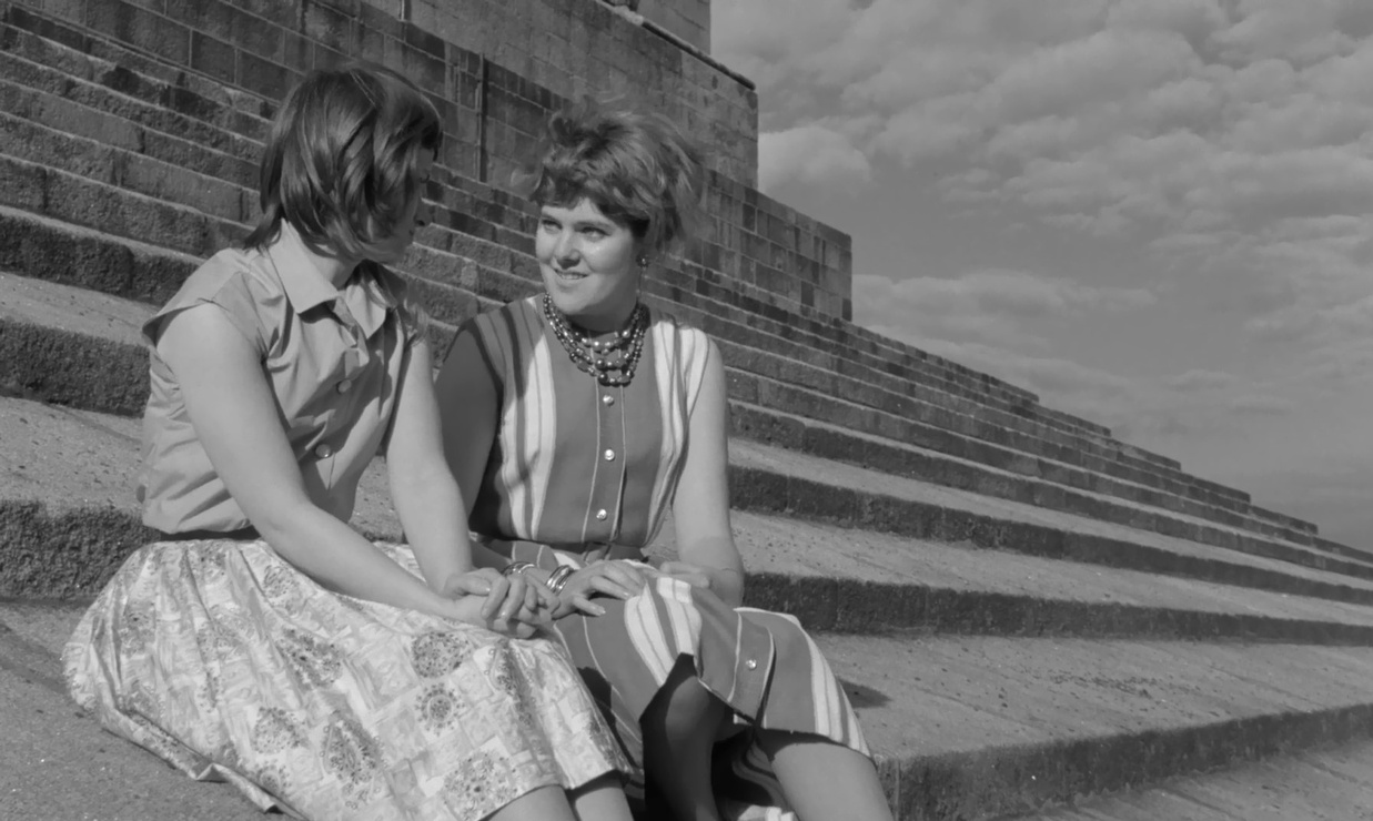 Rita Tushingham and Lynn Redgrave