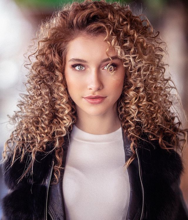 Alexandra Lenarchyk picture