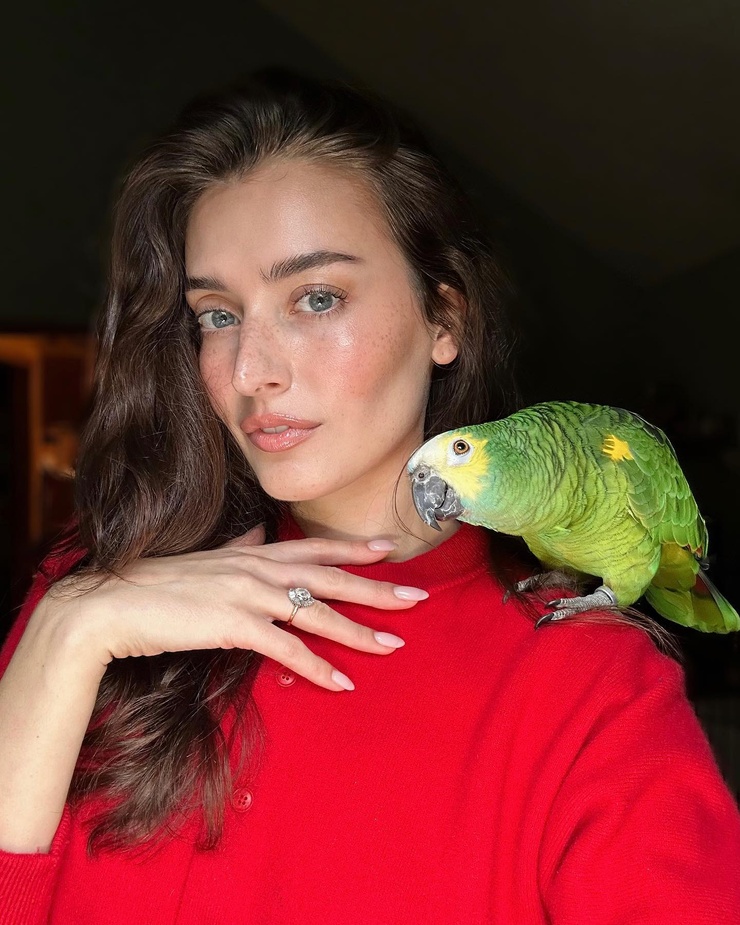 Jessica Clements image