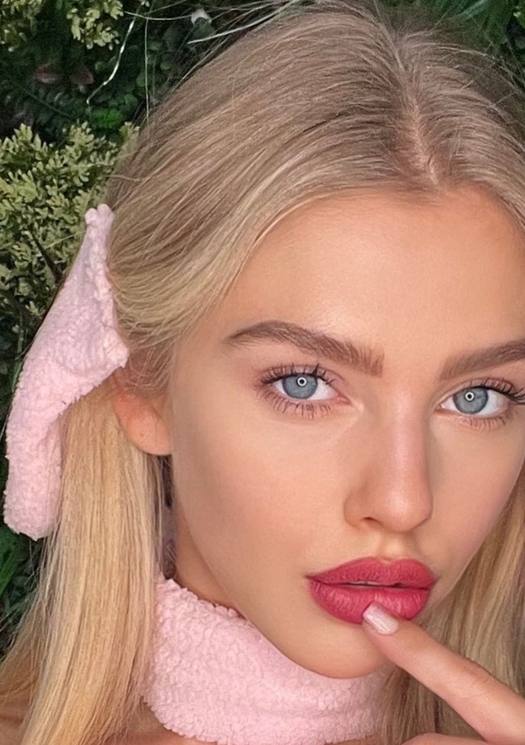 Picture of Alexa Breit