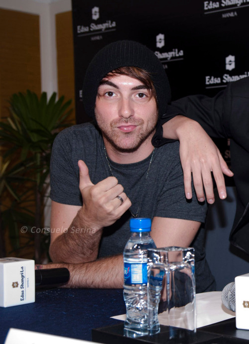 Alex Gaskarth image