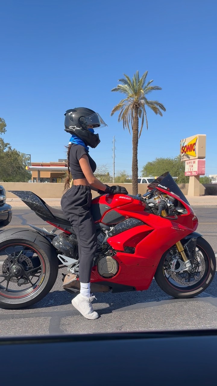 Picture of Senya Hardin