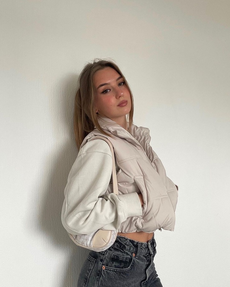 Picture of Julia Belza