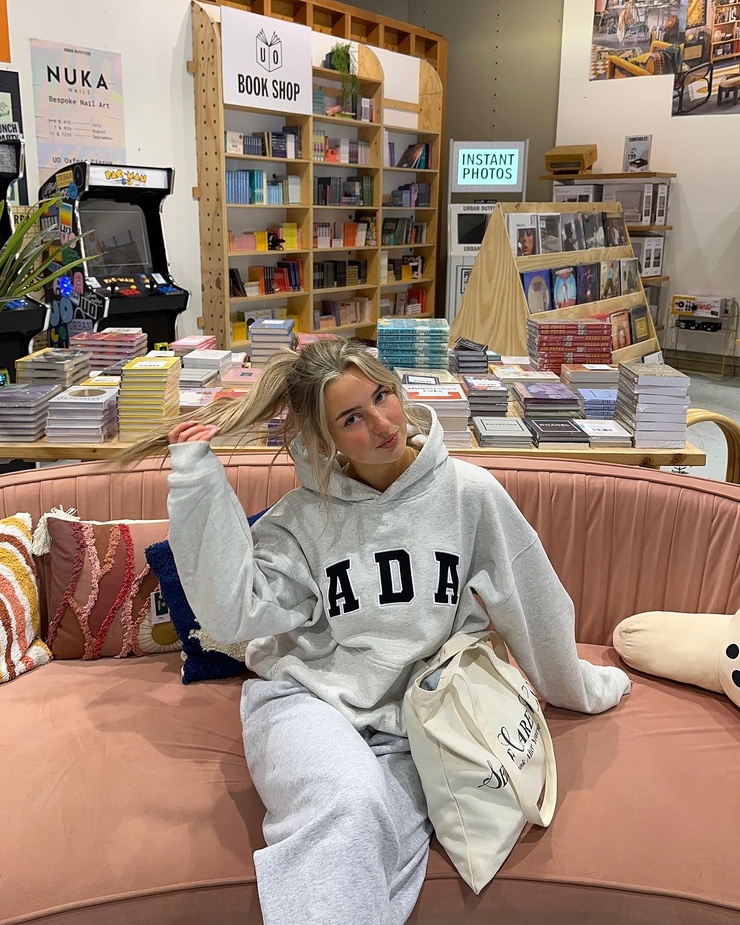 Image of Julia Belza