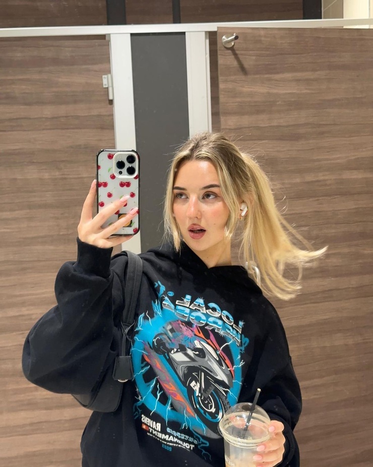 Picture of Julia Belza