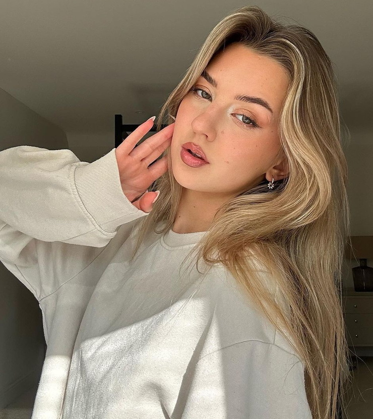 Picture of Julia Belza