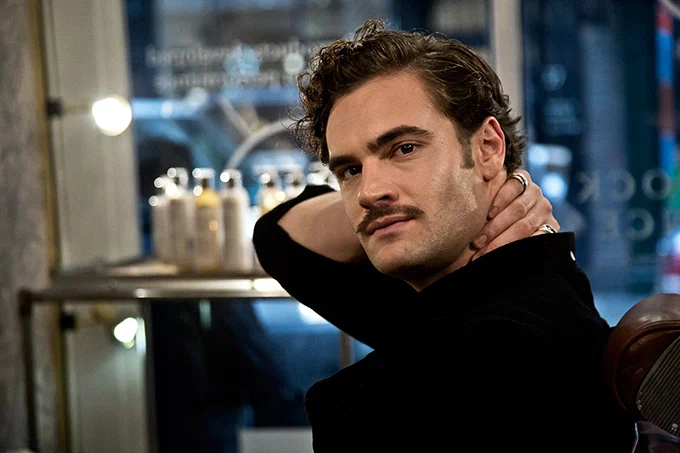 Picture of Tom Bateman