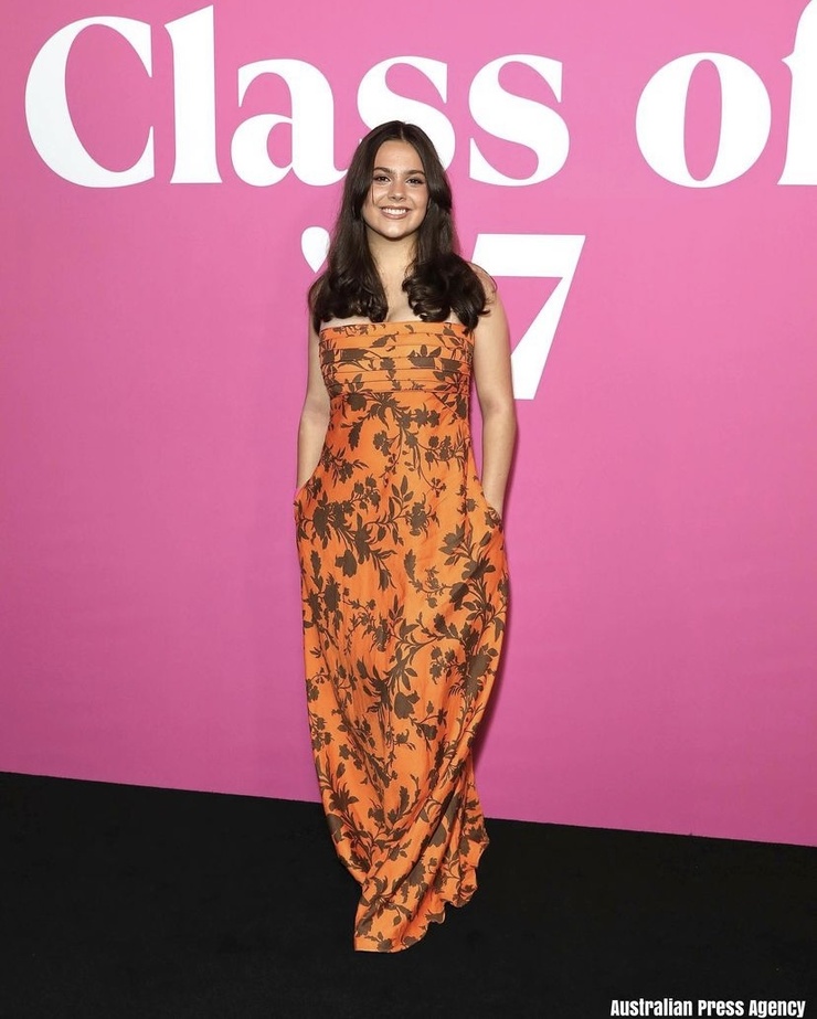 Picture of Holly Simon