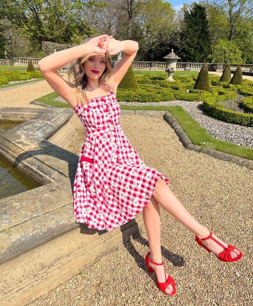 Picture of CORAL SWINDELLS