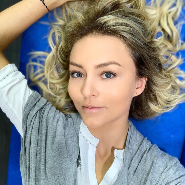 Picture of Angelique Boyer