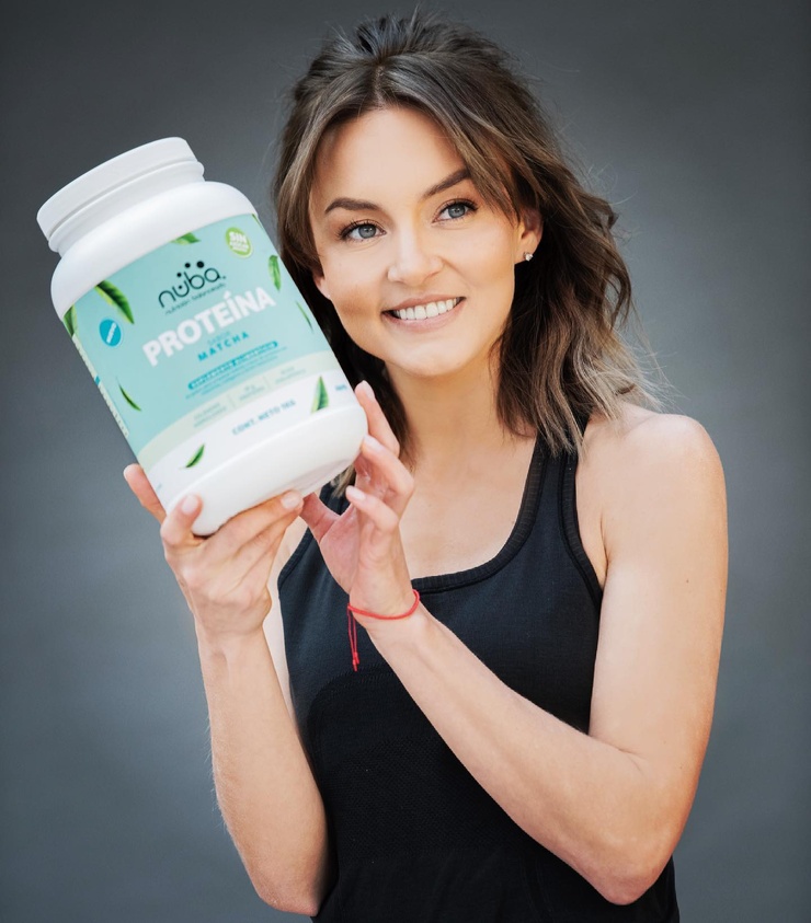 Picture of Angelique Boyer