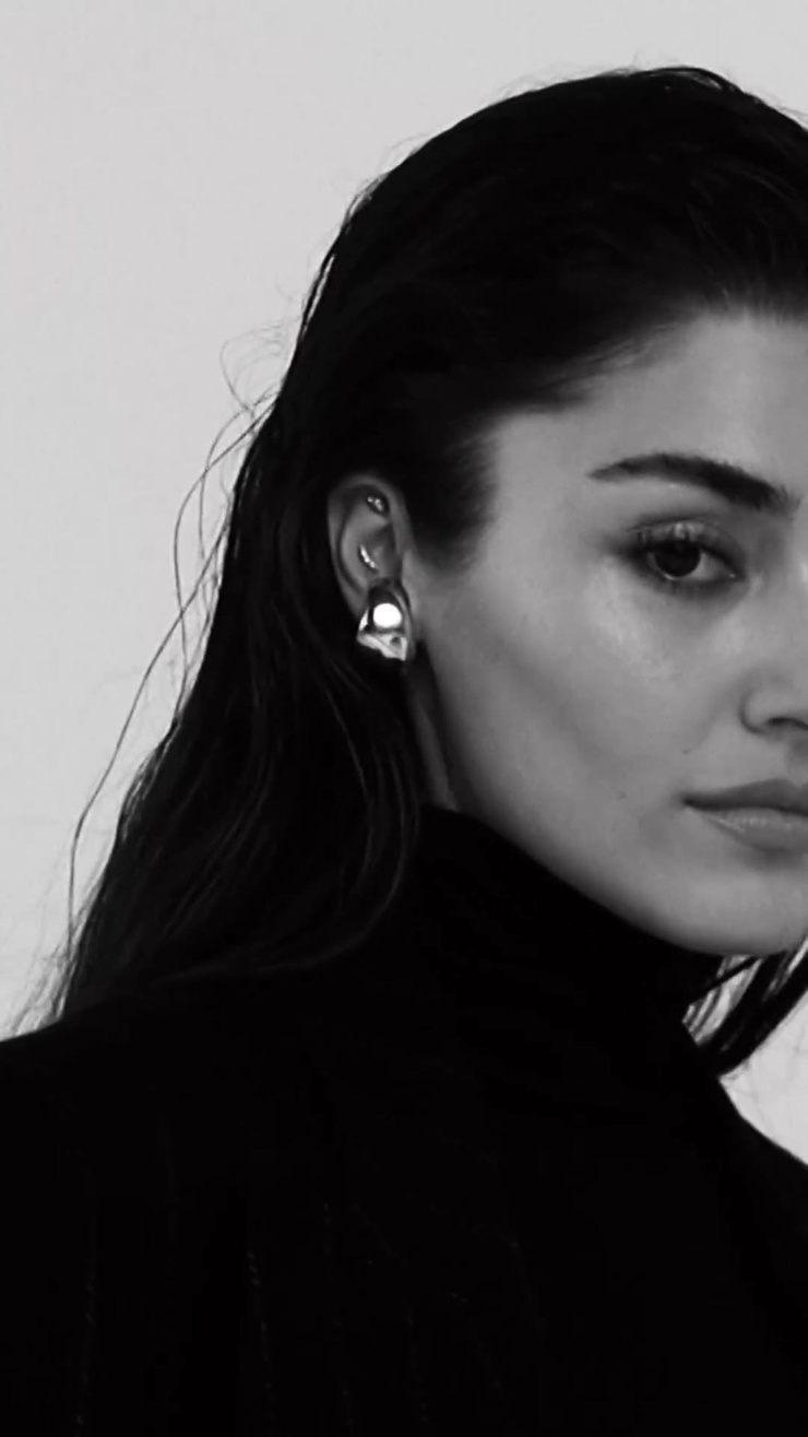 Picture of Hande Erçel