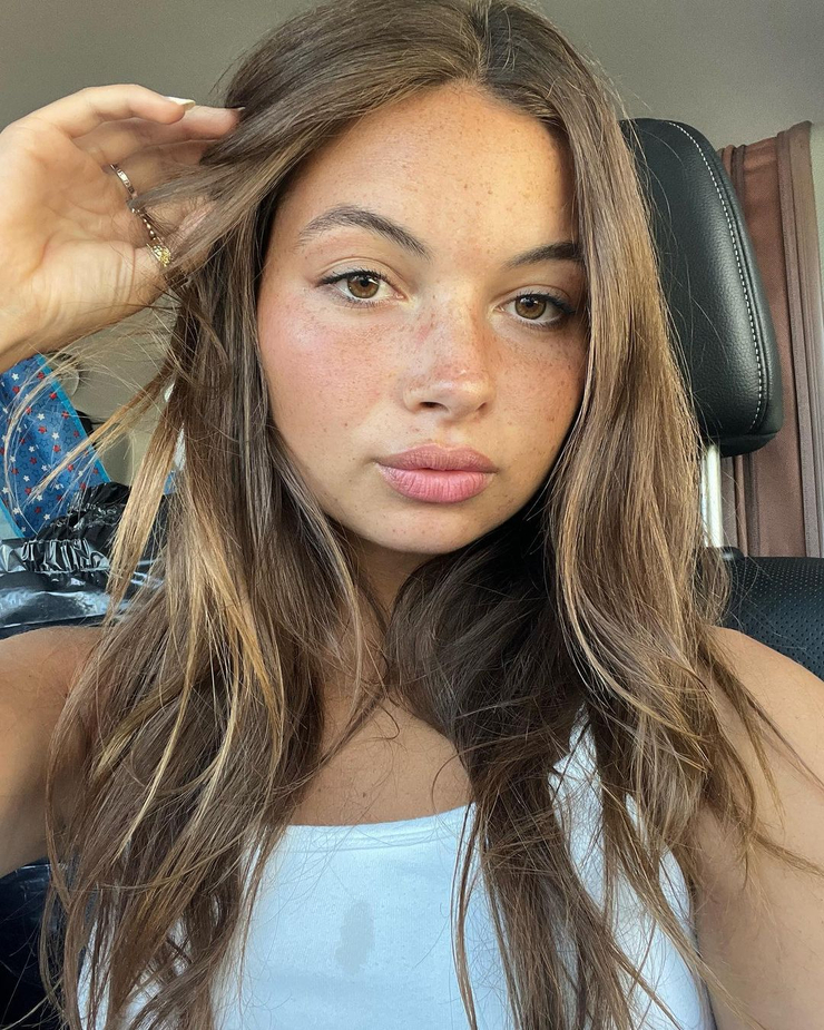 Picture of Hayley Pousson