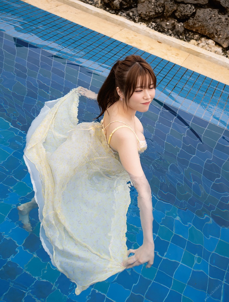 Kohinata Yuka First Photobook Hajimeee. (Asa-Gei Idol Photobook) image