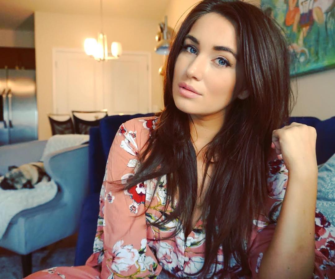 Stephanie Matto picture