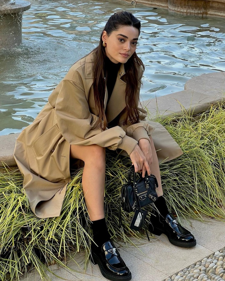 Simay Barlas picture