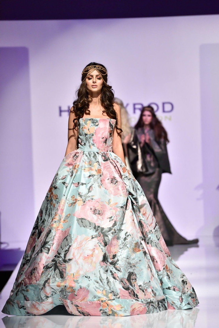 Mahlagha Jaberi - Michael Costello (Stello) - Runw