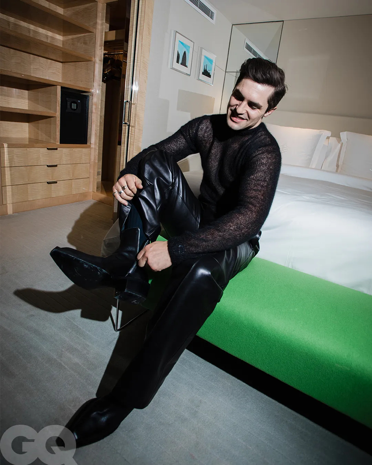 Image of Phil Dunster