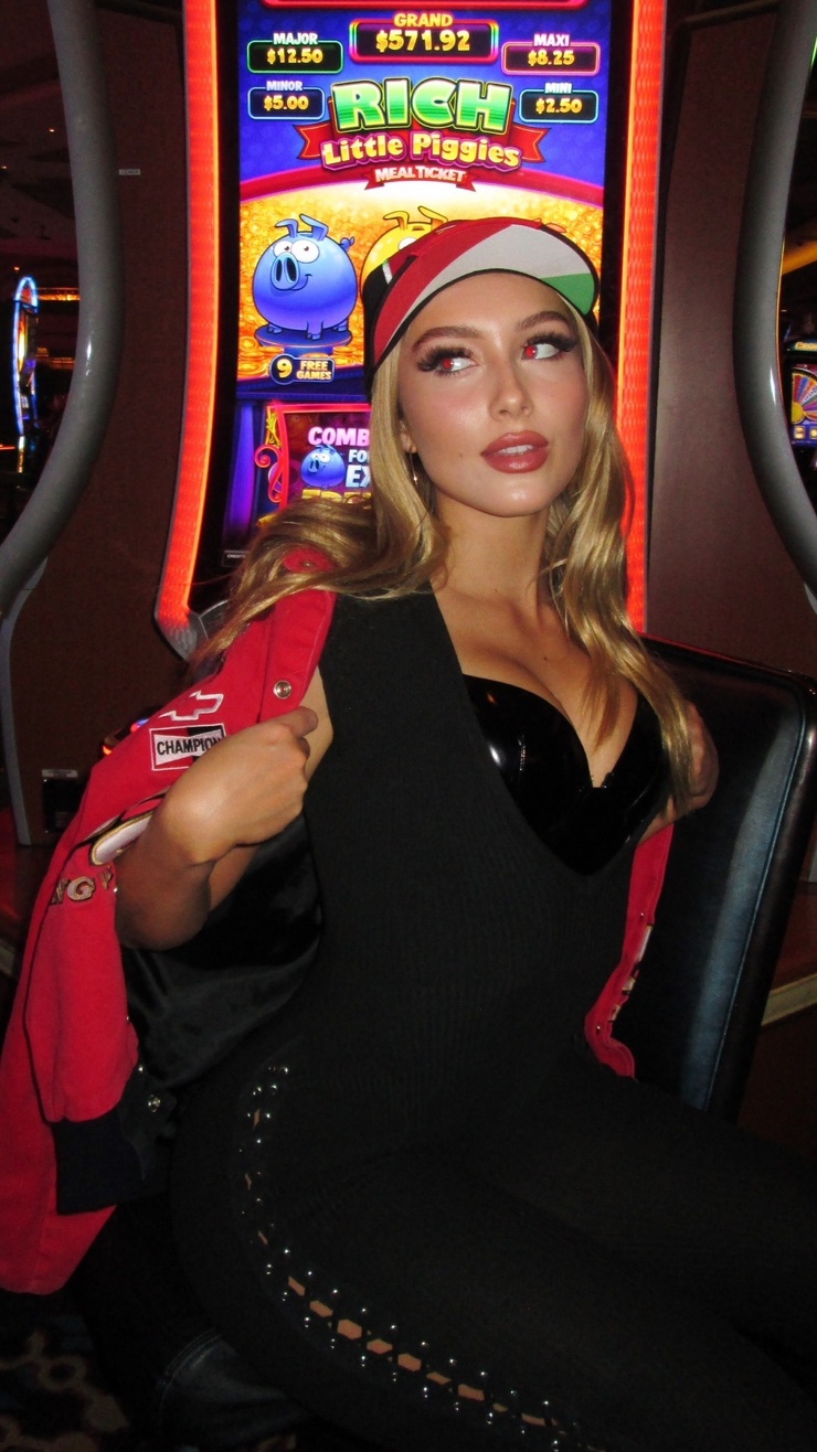 Picture of Heloise Hut