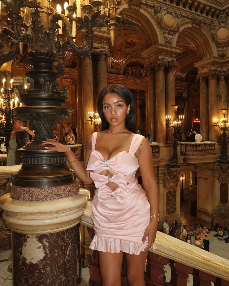 Picture of Daphne Blunt