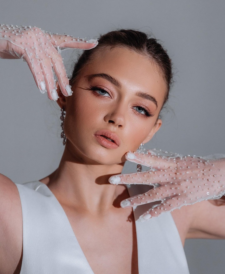 Picture of Veronica Oleynik