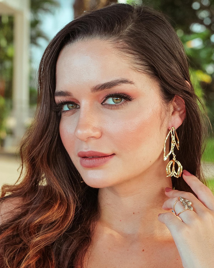 Ana Beatriz Nazareno image