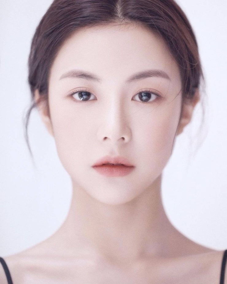 Go Yoon-Jung image