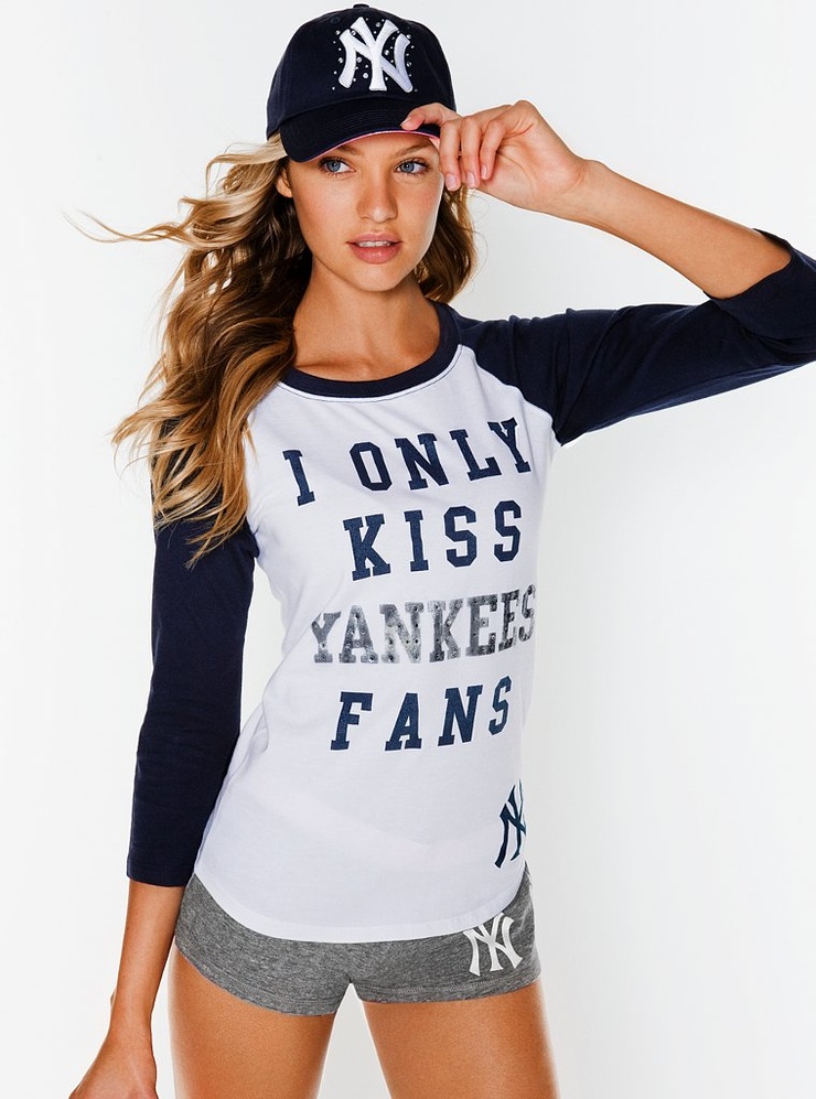 Candice Swanepoel - Victorias’s Secret PINK 2009