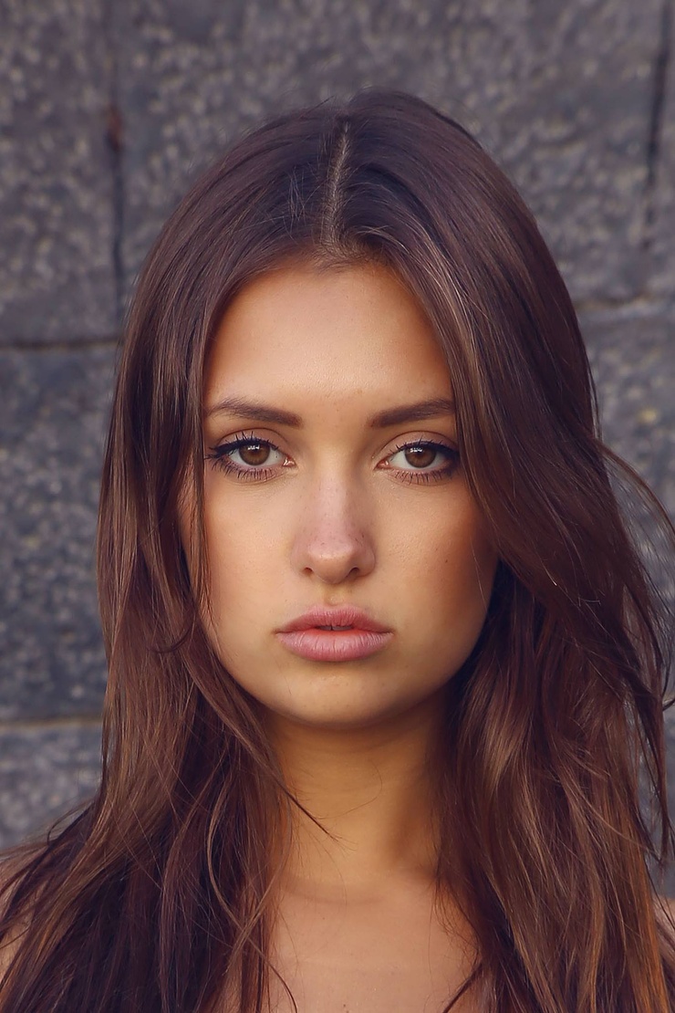 Picture of EVA HANLEY