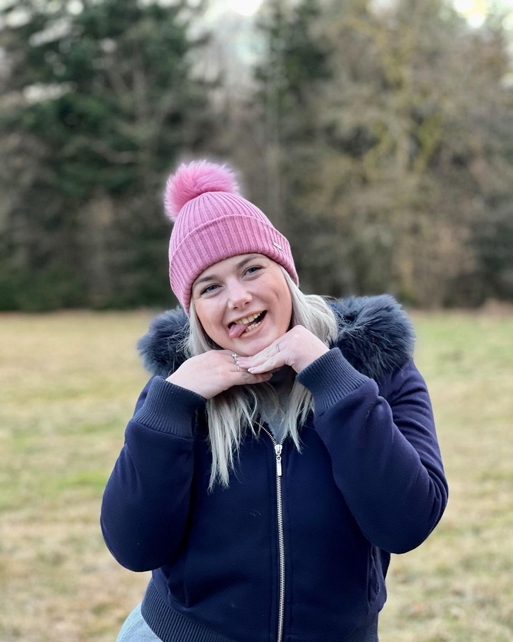 Clara S (Instagram) image