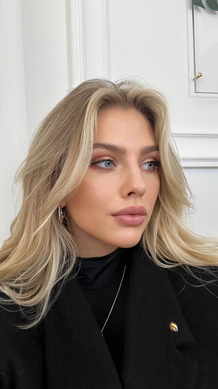 Picture of Alexa Breit