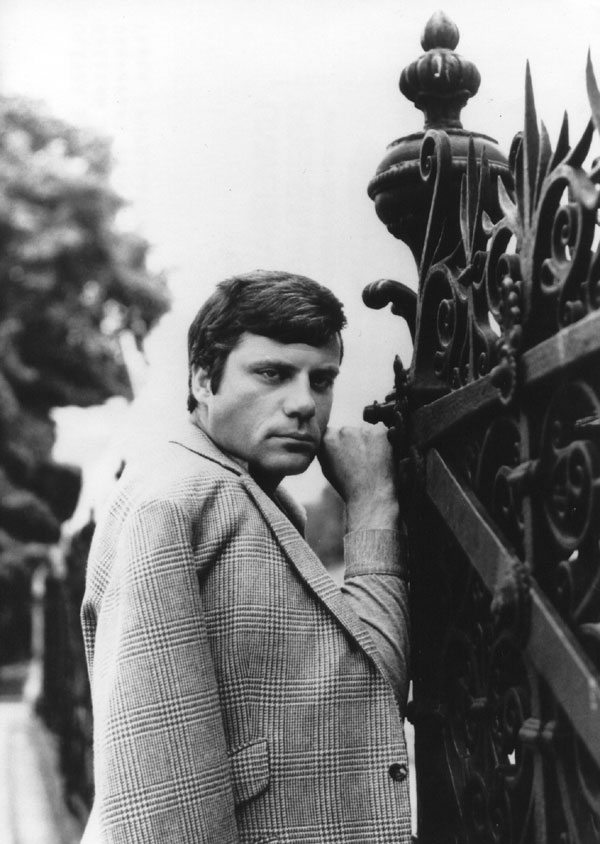 Picture of Oliver Reed