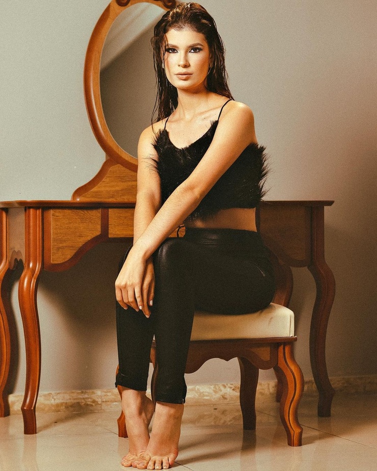 Picture of Ana Paula At Leal