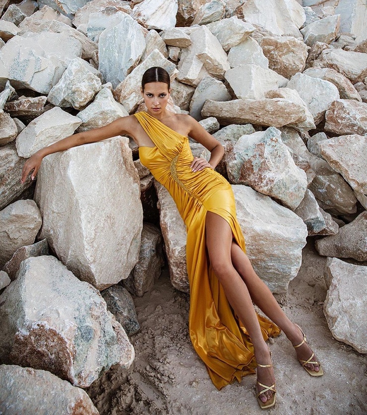 Picture of EVA HANLEY