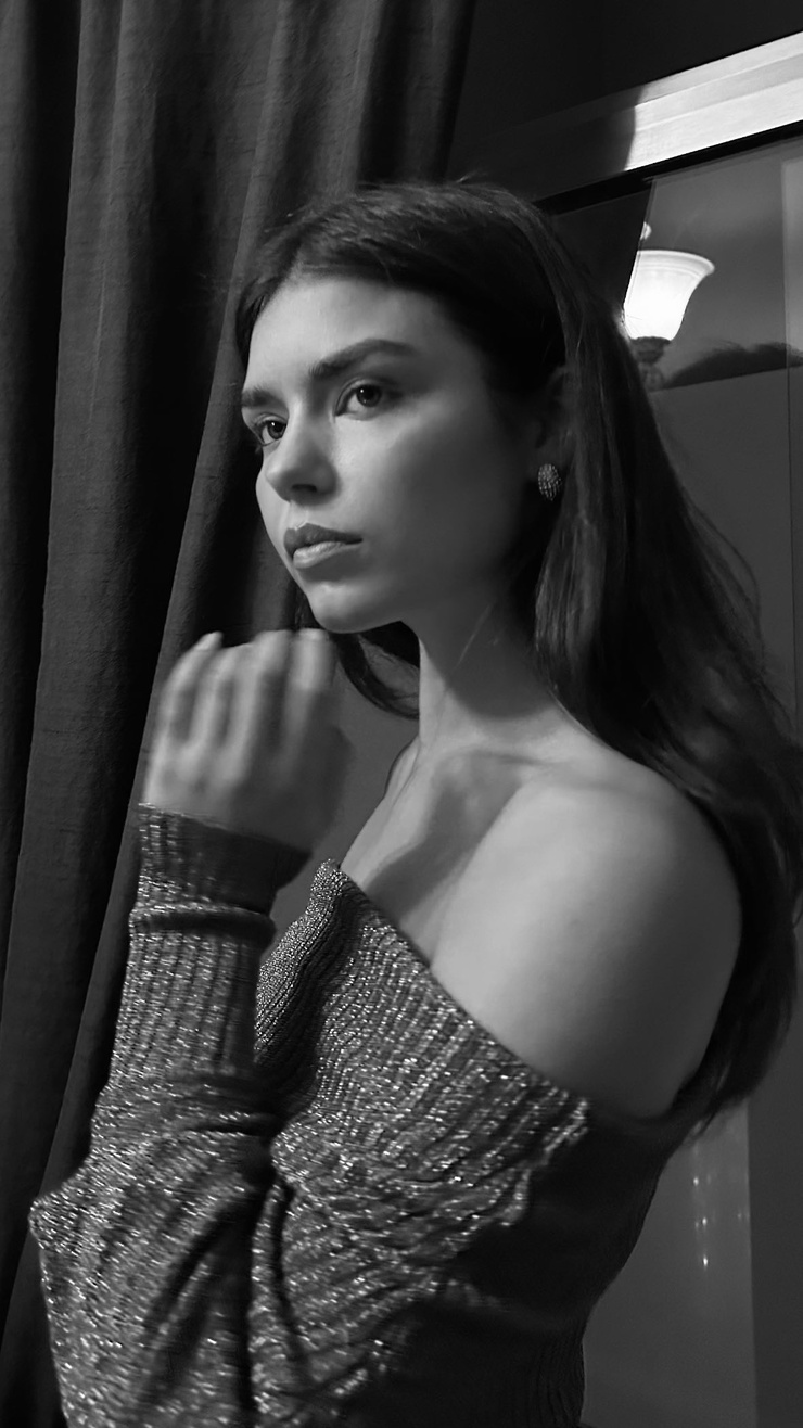 Lauren Searle image