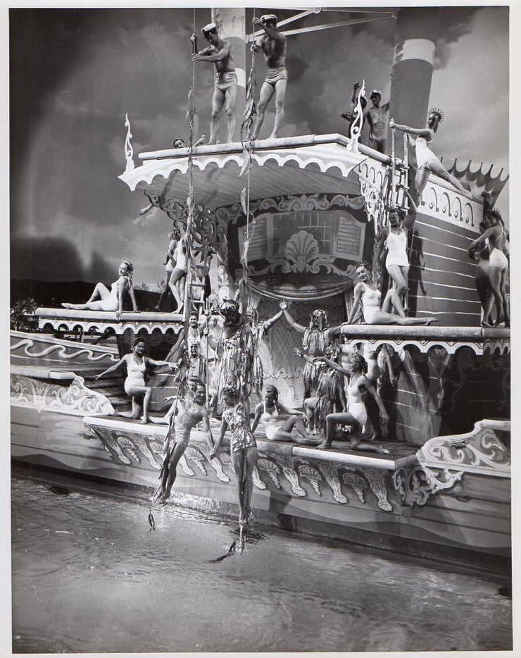 Neptune's Daughter (1949)