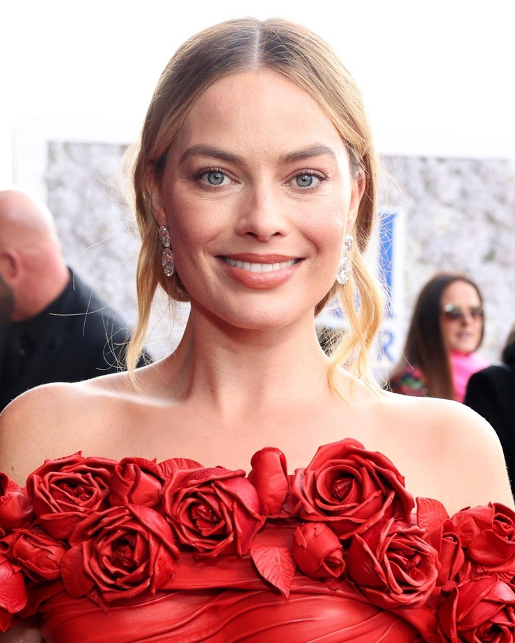 Margot Robbie image