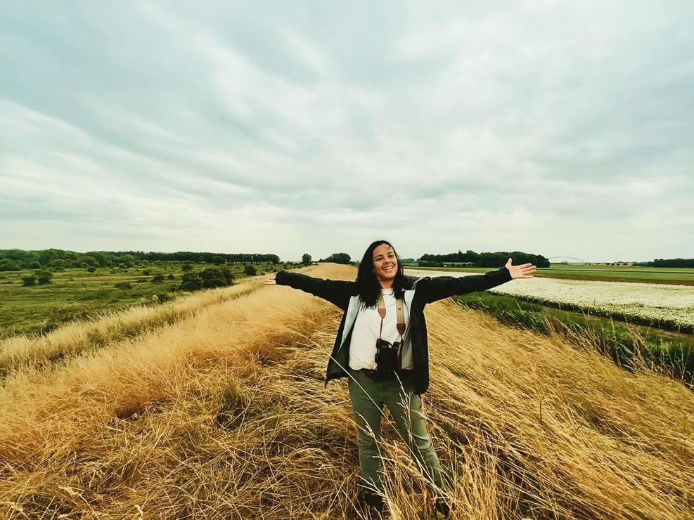 Liz Bonnin image