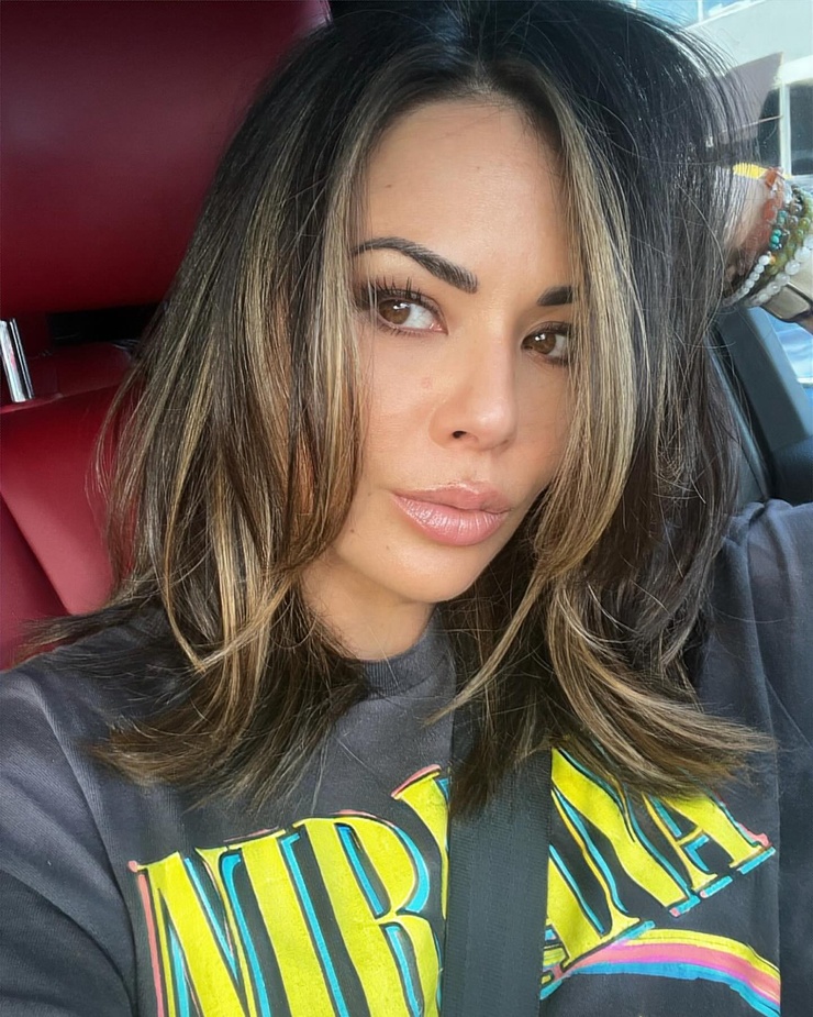 Janel Parrish picture