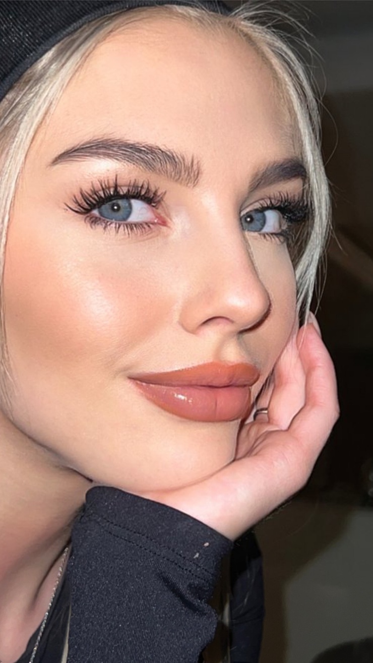 Picture of Alexa Breit