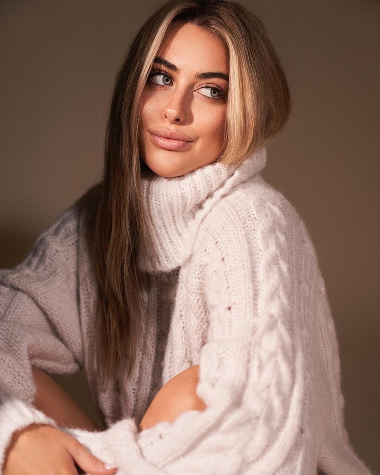 Julia Hamilton image