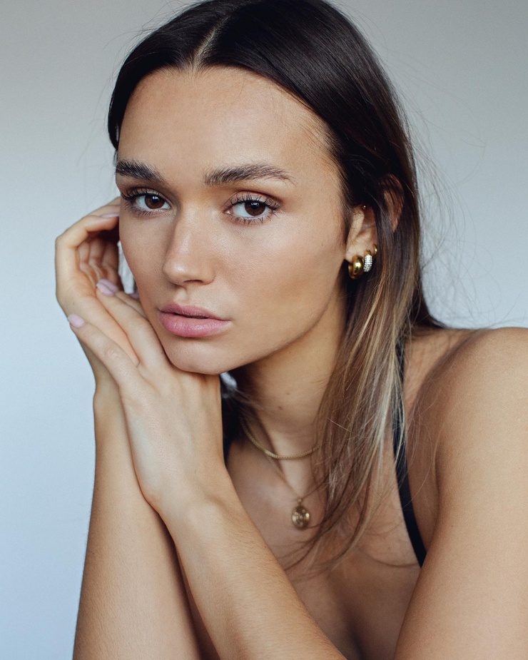 Picture of MIA BROWN model