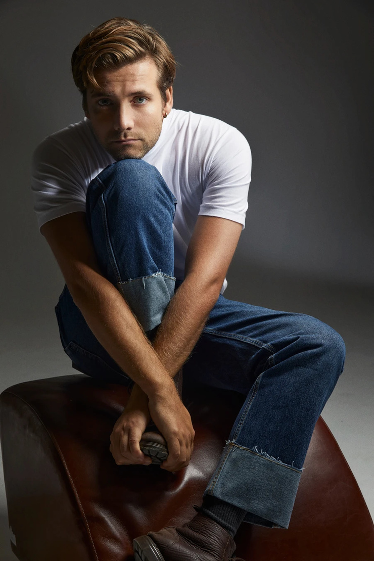 Oliver Dench picture