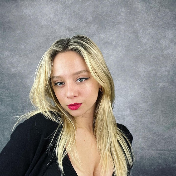 Picture of Anna Lore