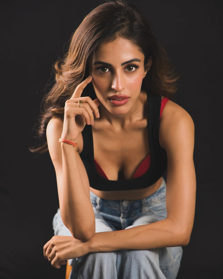 Priya Banerjee image