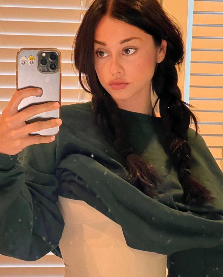 Yvette Monreal image