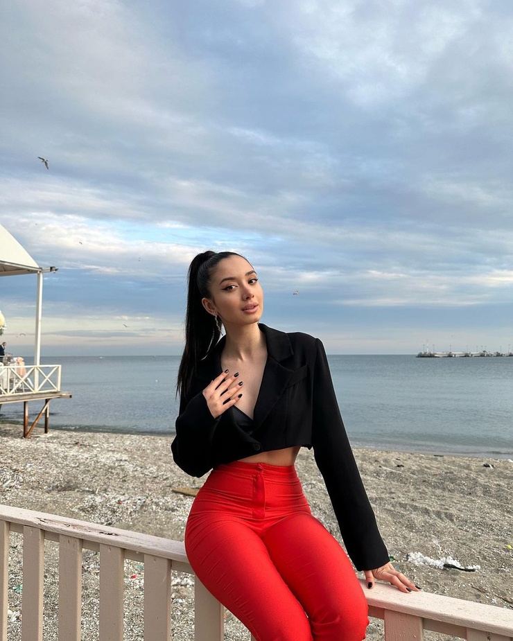 Picture of Merve Cin